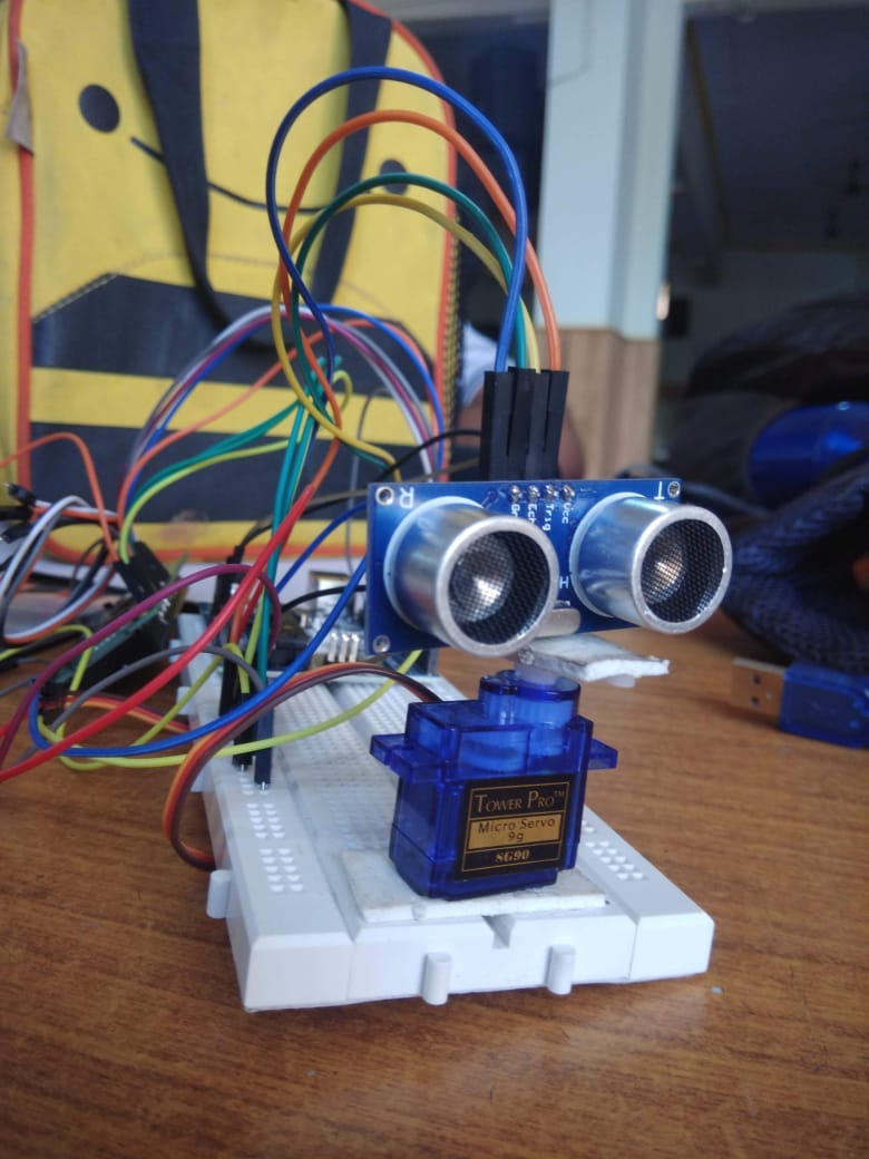 GitHub - Hafsa246/Arduino-Radar-Detector