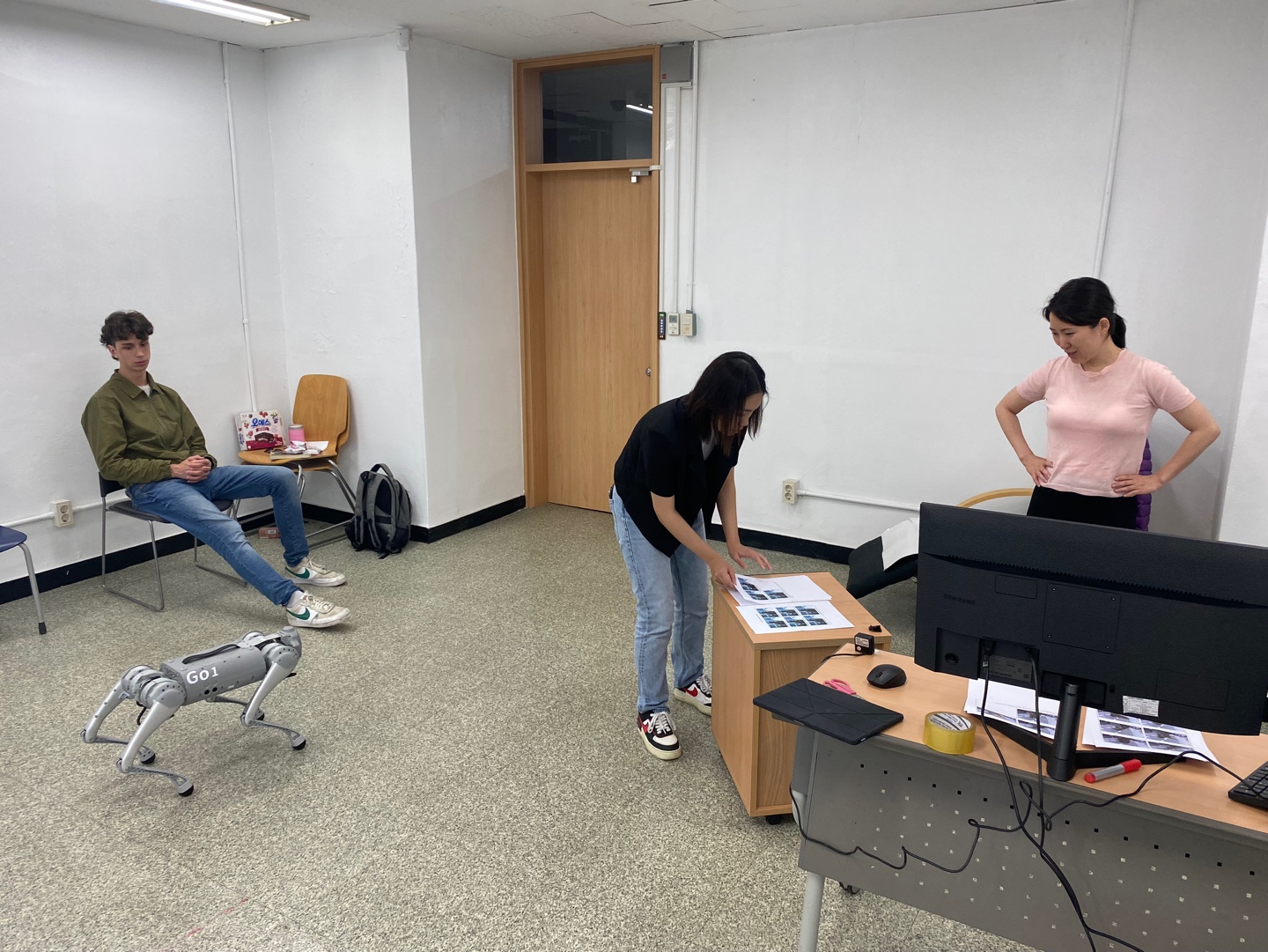 GitHub - hunter952001/go1_pose_detection: control go1 pro robot using hand/body poses