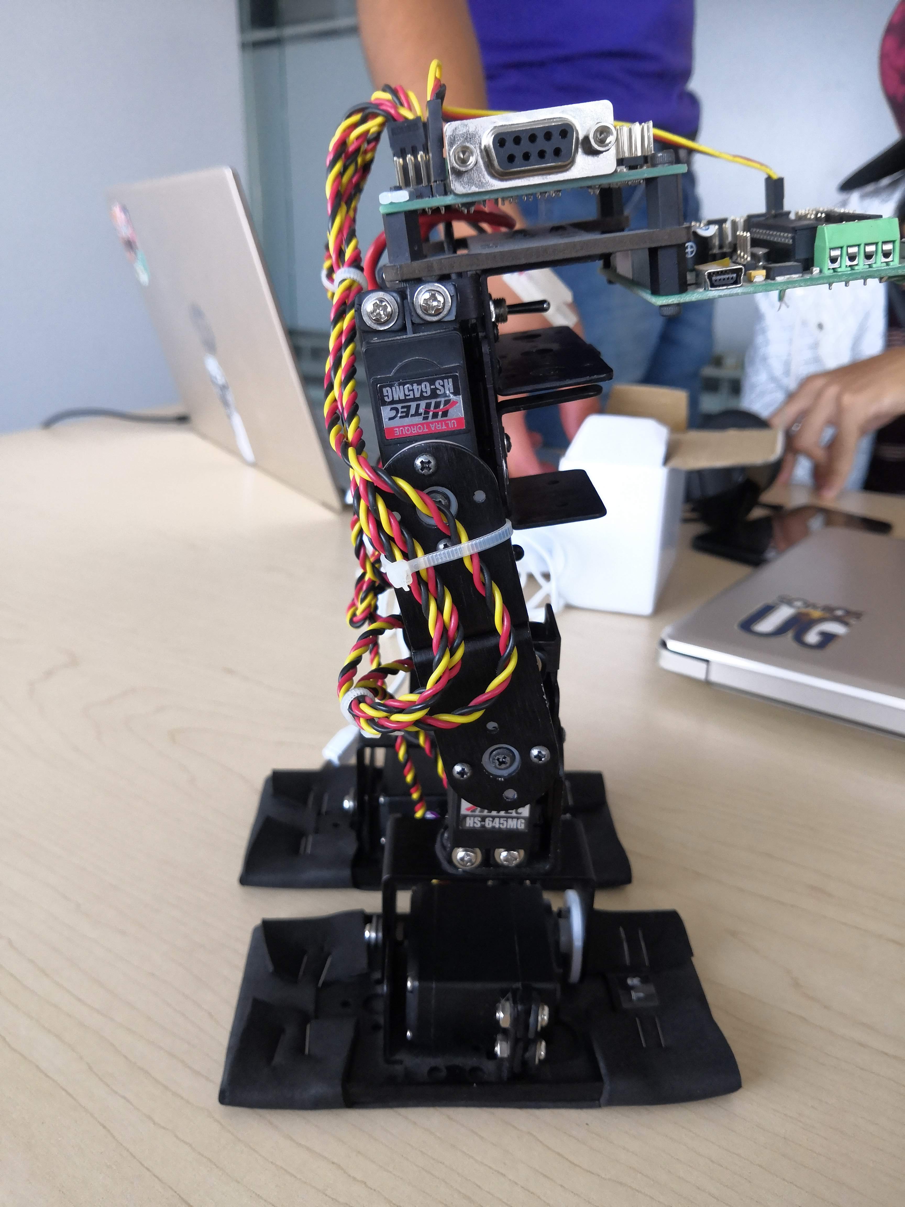 GitHub - MiguelSantillanL/Lynxmotion_Biped: Proyecto para la materia de Algoritmos y Estructuras ...