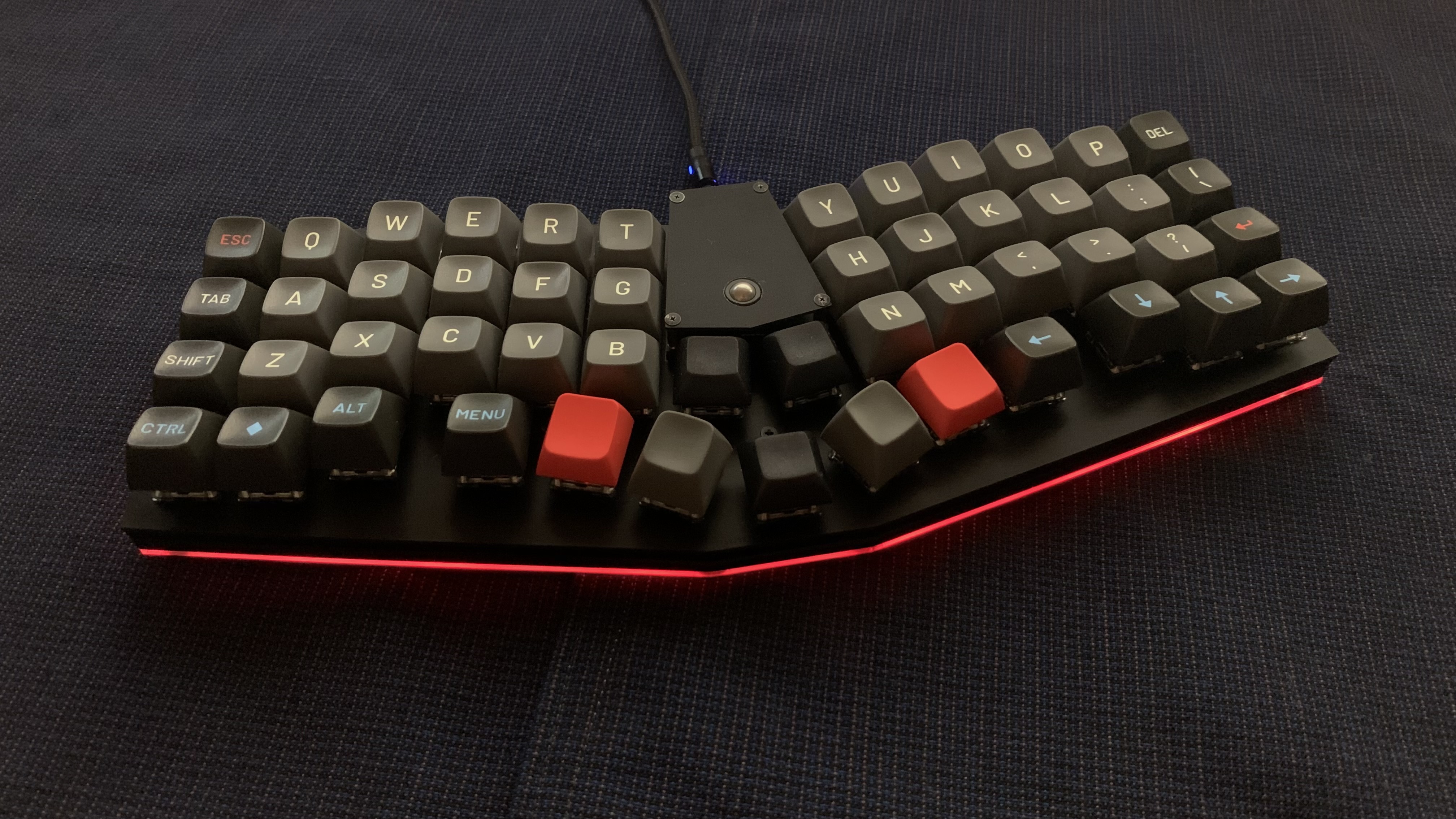 GitHub - aki27kbd/cocot51: COCOT51 is a column staggered keyboard with 51 keys and a trackball.