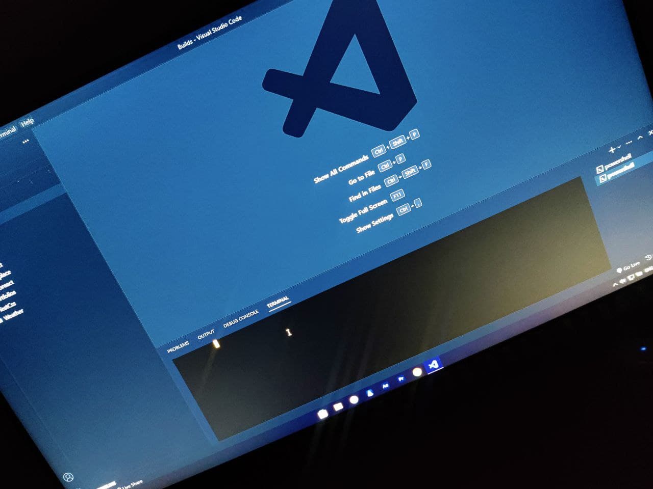 Terminal Screen is all covered with black cant even see the text ...