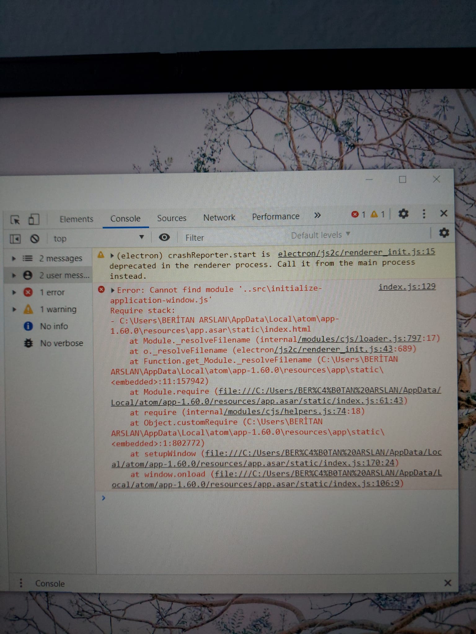 White screen when opening atom. · Issue #25409 · atom/atom · GitHub