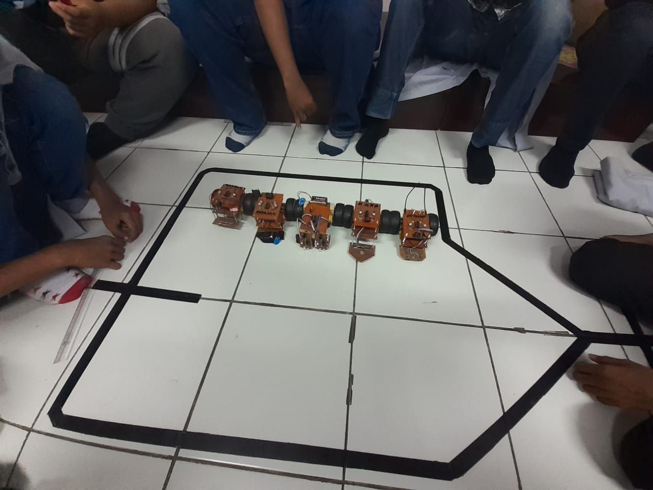 GitHub - caropeboka/analog-line-tracer