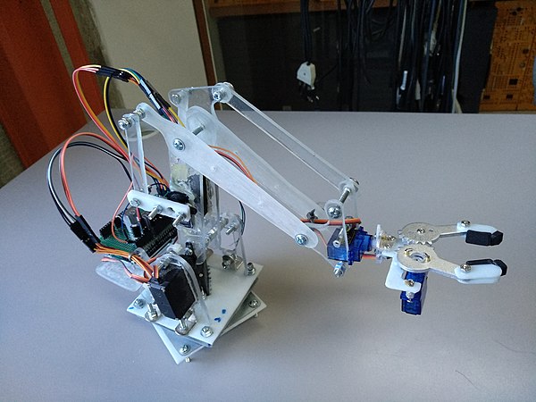 GitHub - NBertuccioli/Braccio-robotico-con-Arduino
