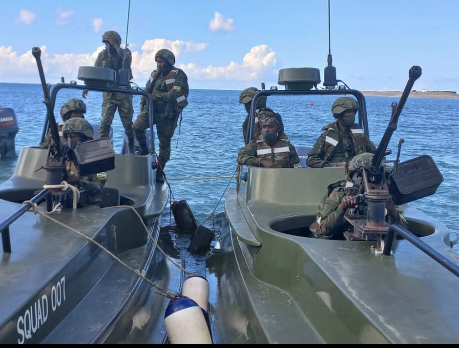 Rwanda Marine 'Squad 007' Fabio Buzzi 36" RHIB · Issue #2183 ...