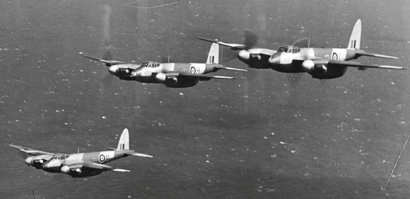 RCAF De Havilland Mosquito Mk.PR.16 x444 · Issue #431 ...